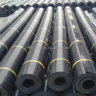 Cina Progettazione grafica Geomembrana liscia HDPE per stagno di pesce 1.5 mm 2 mm per discariche in vendita