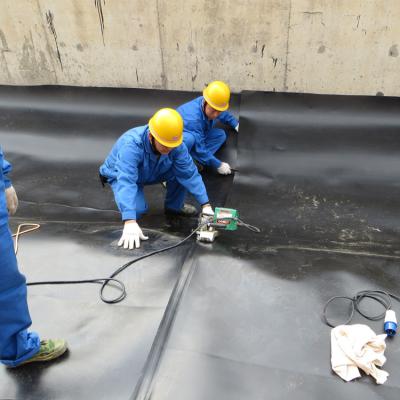 China Industriële ontwerp stijl HDPE geomembraan 0,5 mm 1 mm 1,5 mm 2 mm waterdicht dam vijver Te koop