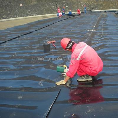 China Industriële ontwerp stijl HDPE geomembraan 0,5 mm 1 mm 1,5 mm 2 mm waterdicht dam vijver Te koop
