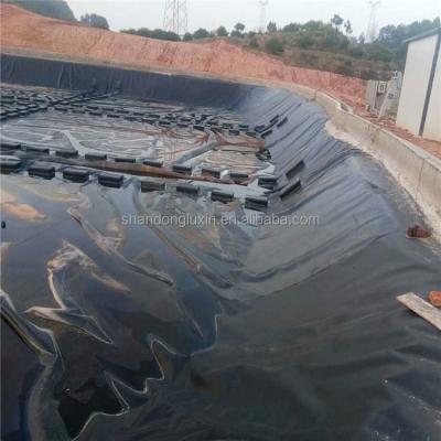 China Dikte 0,2 mm-2,8 mm HDPE-geomembraan voor visvijver- en damvijver in staarten Te koop