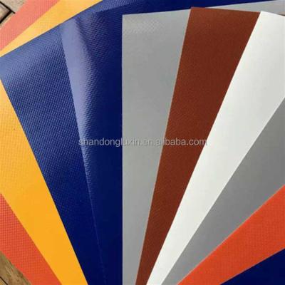Cina Rollo di telone di plastica impermeabile per tenda 100% materiale vergine 840DX840D-1300DX1300D in vendita