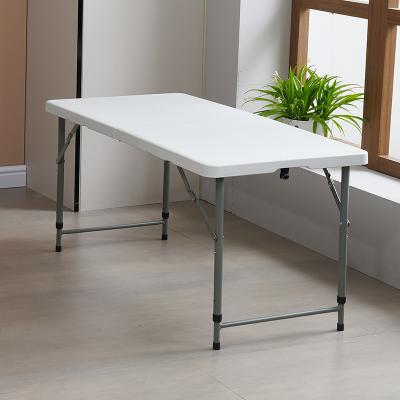 Cina Stile di design contemporaneo Tavolo da campeggio in plastica pieghevole portatile con strisce in vendita