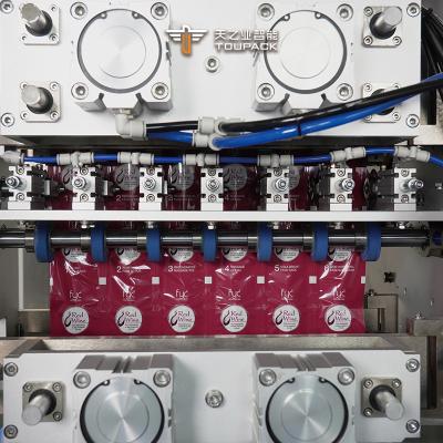 Cina Macchina per il confezionamento di sacchetti liquidi a più corsie 2-16 colonne 55 BPM in vendita