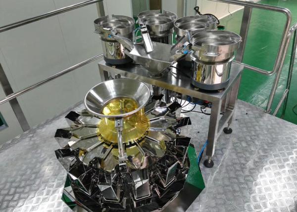 機械を数えるプラスチック合せ釘の振動を詰める小さい締める物