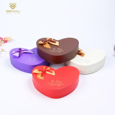 Cina contenitore a forma di cuore grigio di cioccolato della carta del cartone 1200g che imballa con l'inserzione del divisore in vendita