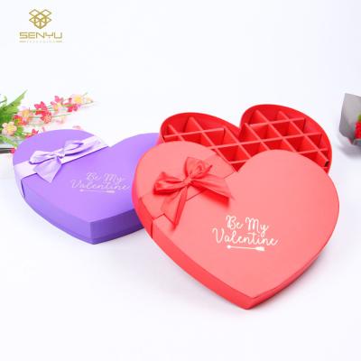 Cina contenitore a forma di cuore grigio di cioccolato della carta del cartone 1200g che imballa con l'inserzione del divisore in vendita