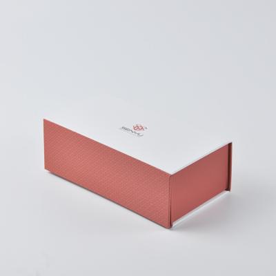 Cina Contenitore di regalo rigido pieghevole di vendita caldo del gancio del pacchetto di vibrazione di progettazione con magnetico in vendita