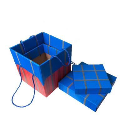 Cina Fondo su misura dimensione d'imballaggio del campione libero del regalo blu del contenitore di vino del cartone in vendita