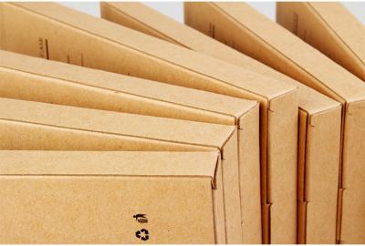 Cina Contenitori d'imballaggio su ordine di carta kraft/Contenitori di regalo Brown Kraft del telefono in vendita