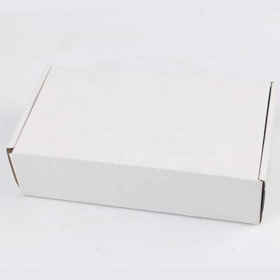 China Weißes gewölbtes Verschiffen-Kasten-kundenspezifisches Logo-glattes Flugzeug-Mattverpacken zu verkaufen