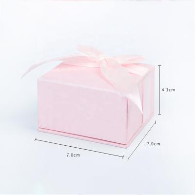 中国 カスタマイズされるペーパー リング ネックレスの水晶宝石箱のパッケージの白い色 販売のため