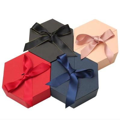 Cina L'esagono ha modellato il contenitore di regalo di Natale che imballa con i coperchi in vendita