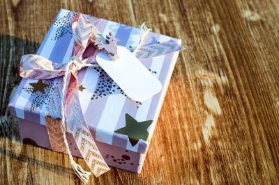 Cina Scatola di esplosione di compleanno di serigrafia CMYK in vendita
