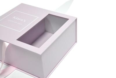 Cina Imballaggio ricoprente UV fatto a mano del contenitore di regalo del libro della finestra rosa di forma in vendita