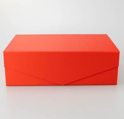 Cina contenitore di regalo rosso del cartone di gioielli 600g del contenitore del nero pieghevole di rosa con il coperchio in vendita