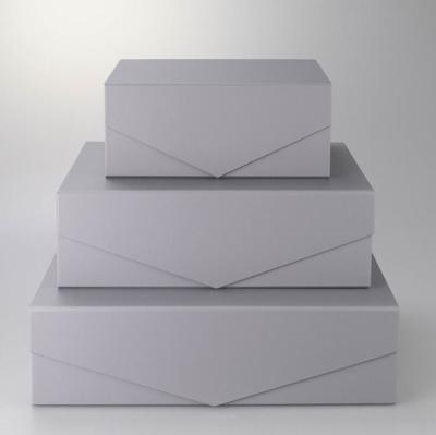 Cina contenitore di regalo rosso del cartone di gioielli 600g del contenitore del nero pieghevole di rosa con il coperchio in vendita