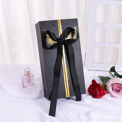 China Caja de empaquetado de papel de encargo del regalo magnético vacío con la presentación de la puerta doble en venta