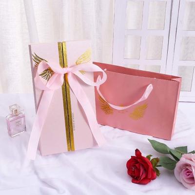 China Caja de empaquetado de papel de encargo del regalo magnético vacío con la presentación de la puerta doble en venta