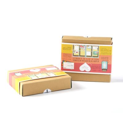 Cina Progetti la scatola per il cliente di stoccaggio d'imballaggio del regalo di compleanno del contenitore di regalo di festival della scatola di Kraft in vendita