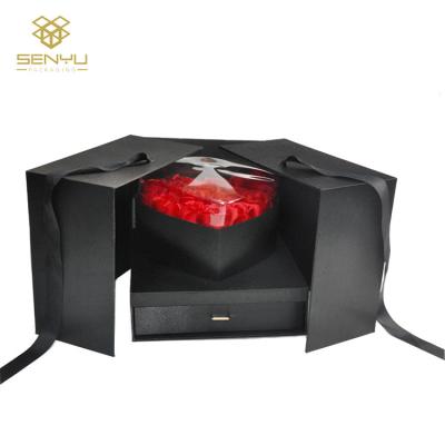 China Romantische Dekor-Valentinsgruß-Tagesgeschenkbox künstliche Rose Flower Gift Box zu verkaufen