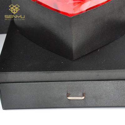 Cina Contenitore di regalo romantico di giorno di biglietti di S. Valentino della decorazione Rose Flower Gift Box artificiale in vendita