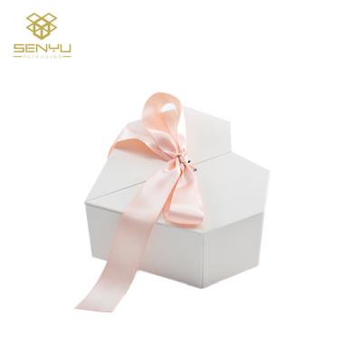 China Herz-Form-Hälfte-öffnende Papier-Geschenkbox mit Blumen und Geschenke glücklicher Valentiday-Partei zu verkaufen