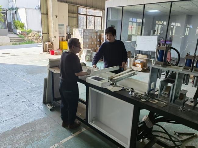 Automatic 2-In-1 Ultrasonic And Crush Fabric Cutting Machine For Roller Blind Fabric Cutting 9