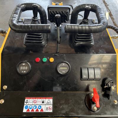 Cina 200kg 300 Kg 380kg Mini Skid Steer Loader Crawler Diesel in vendita
