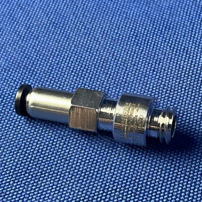 Socket reference connector for testing R1 cone connectors
