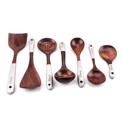 Cina L'utensile di legno della cucina di Nonscratching ha messo fatto a mano per Multipurposes in vendita