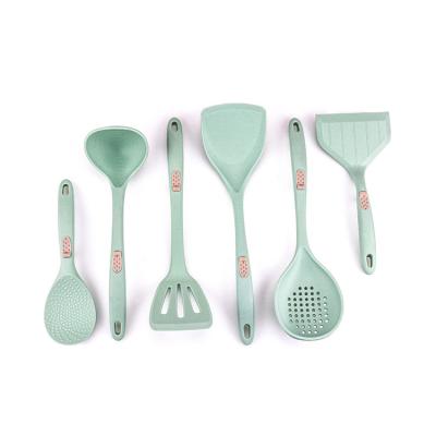 Cina L'utensile termoresistente della cucina del silicone mette gli aggeggi della cucina in vendita