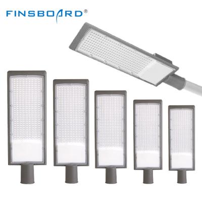 Cina Lumiere di strada in alluminio per esterni impermeabili Ip66 SMD2835 LED in vendita