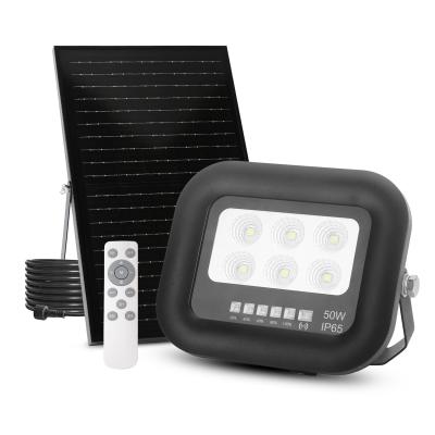 Cina Illuminazione per esterni Nera ABS Luce solare Telecomando 50w Led Faretto solare in vendita