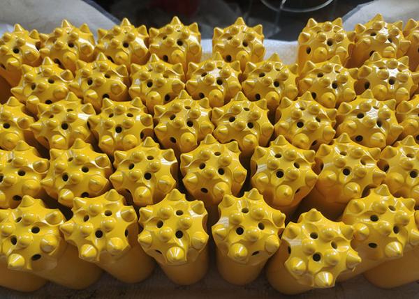 R32 76mm 45CrNi boutons de bouton de fil avec 13 carbures pour outils de forage à marteau supérieur