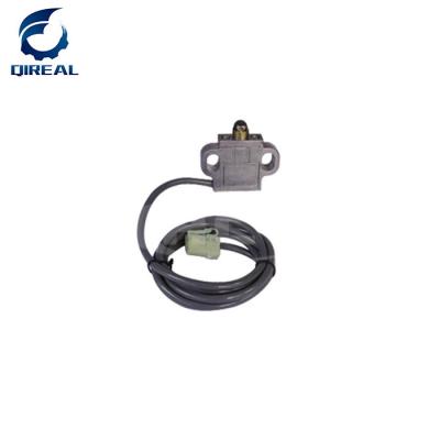 Cina Excavator Final Drive Travel Pressure Switch PC120-5 PC120-6 Travel Limit Pressure Switch 203-06-56210 in vendita