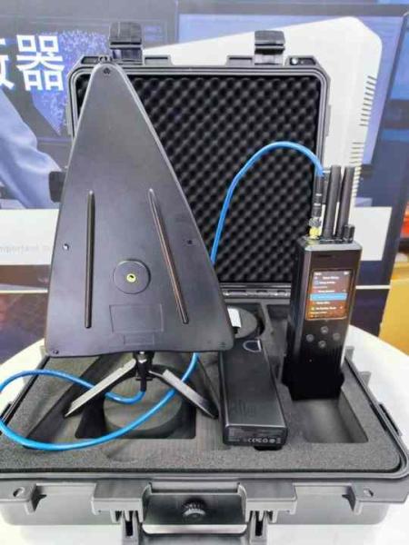 Quality Lightweight Portable Drone Detector Defense System 900Mhz for sale