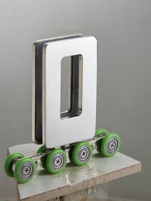Chine utilisation silencieuse de salle de bains de roues de roulement à rouleaux de porte coulissante du trou 304 solides solubles de 5mm à vendre