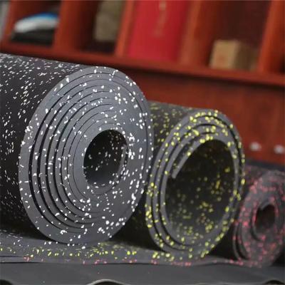 Cina Fabbrica personalizzato 8mm 13mm gomma Matting Rulli di pavimento di gomma stabile Rollo per letto di cavallo in vendita