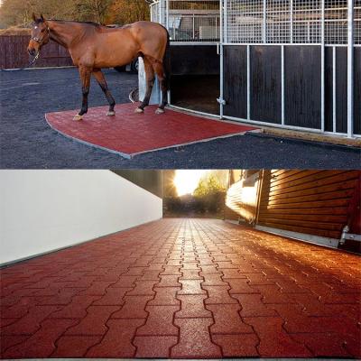 China Niet-glijdende uitstekende geluidsreductie Rubber vloer accessoires H-vorm Rubber Paver voor paardenstal Te koop
