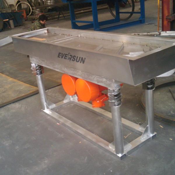 Stainless Steel Linear Vibrating Screen Efficiently Screens Large Particle Materials