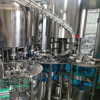 Cina attrezzatura di riempimento di plastica dell'acqua potabile dell'imbottigliatrice del prodotto chimico di agricoltura di acciaio inossidabile 220V 1000ml in vendita