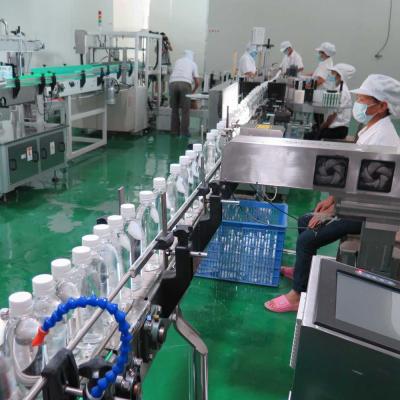 Cina Bottiglia automatica di 5000BPH 500ml che risciacqua tappatrice di riempimento in vendita