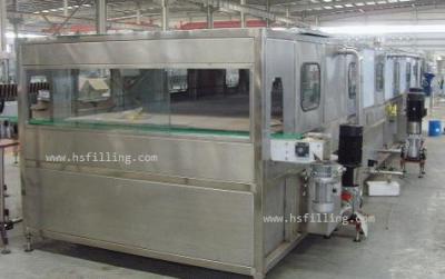 中国 トンネルのびんによって通気される飲料の充填機Ss304 220V 販売のため