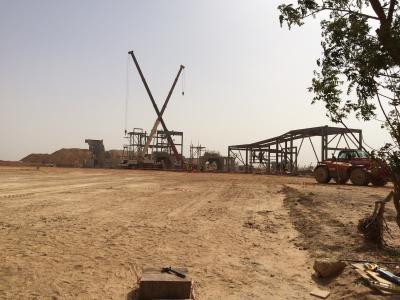 중국 요구 사항에 따라 다양한 표준 옵션을 갖춘 상업용 강철 구조 건물, 온라인 가이드 지원 및 현장 설치 기능, 골판 강철 시트/샌드위치 패널 지붕 클래딩 판매용