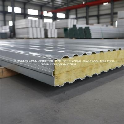 China Thickness 5-28mm Construction Structural Steel Roof Cladding Sandwich Panel Glass Wool Durable Material for Building Projects for sale