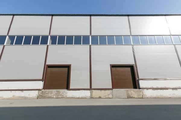 Large span steel warehouse interior