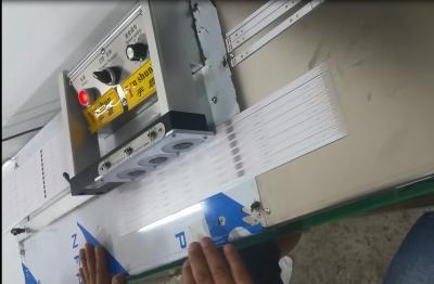 Chine 25Kg 110 220V 60W V a coupé le guide web de machine de carte PCB Depaneling à travers 2 lames circulaires à vendre