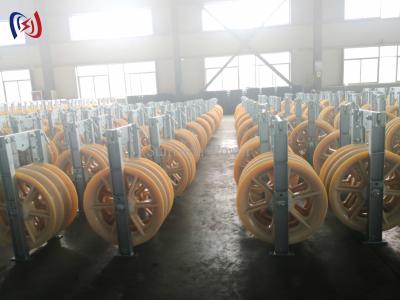Cina Blocco di tesatura universale per conduttore ACSR500 60KN, pulegge per cavi grandi in vendita