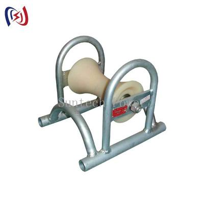 China Heavy-Duty Galvanized Steel Frame Cable Ground Roller with High-Strength Nylon Roller for Stable Ground Support for sale