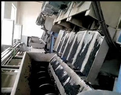 Cina Macchina avanzata per la depurazione dei fanghi a presse a vite con dosaggio automatico e trasportatore senza albero in vendita